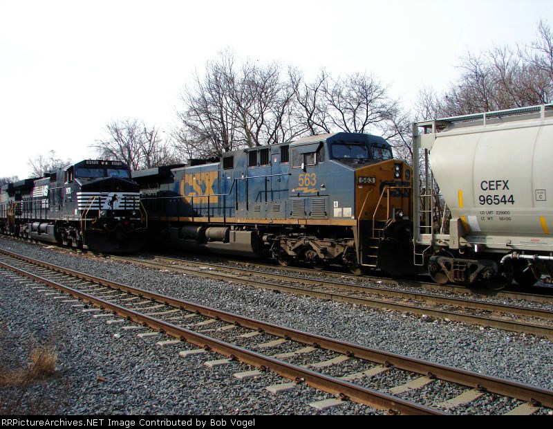 CSX 563 and NS 9170